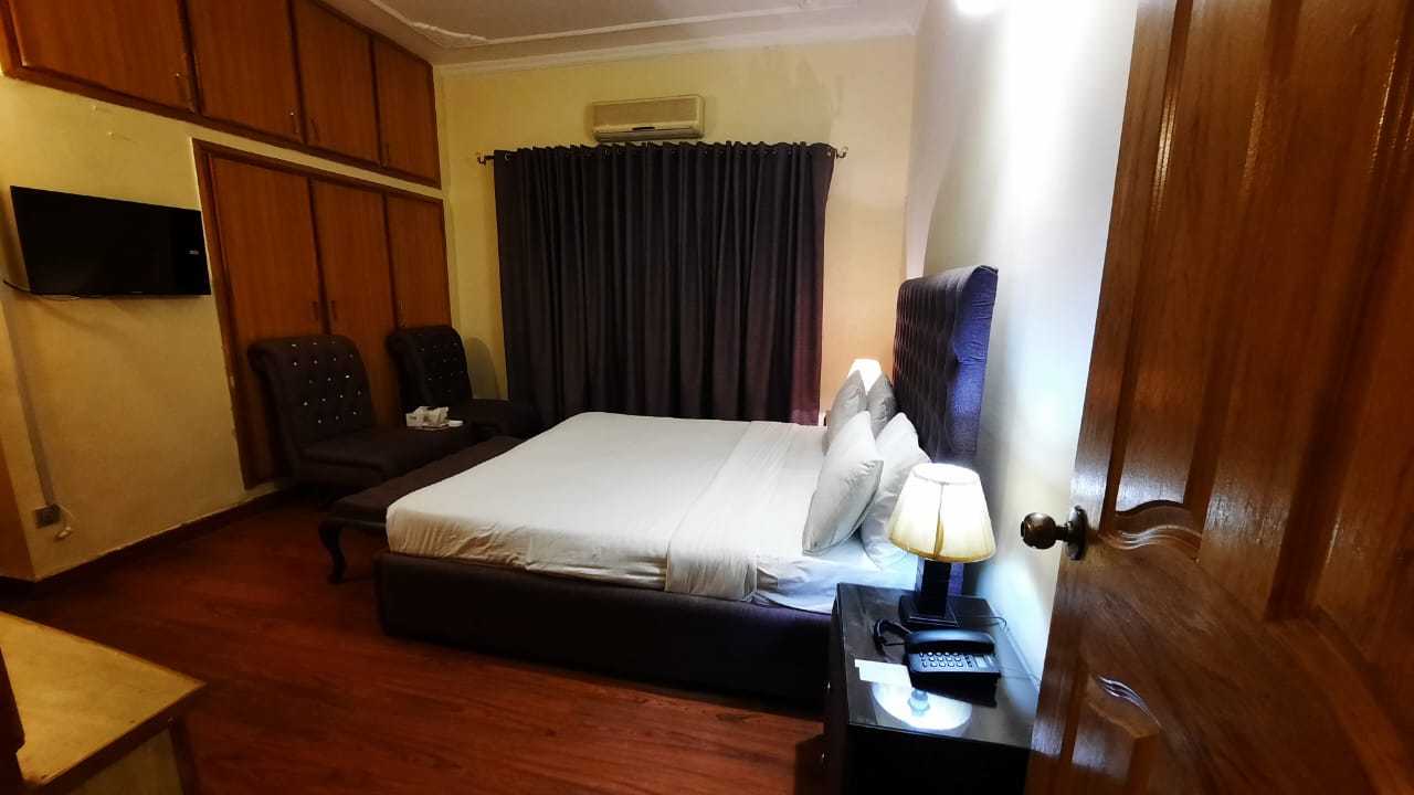 Standard Room – Cozy Cottage Islamabad